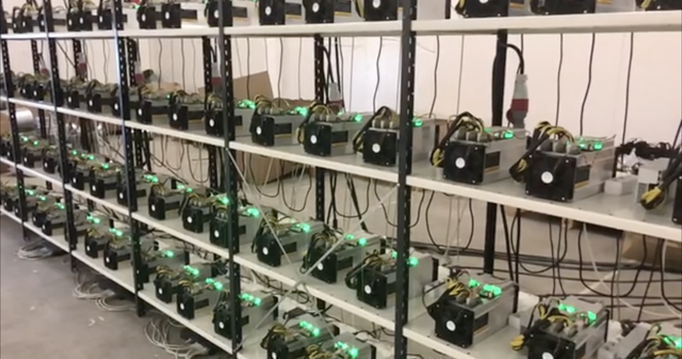Ethereum's Hashrate Dives Ethereum's Hashrate Dives